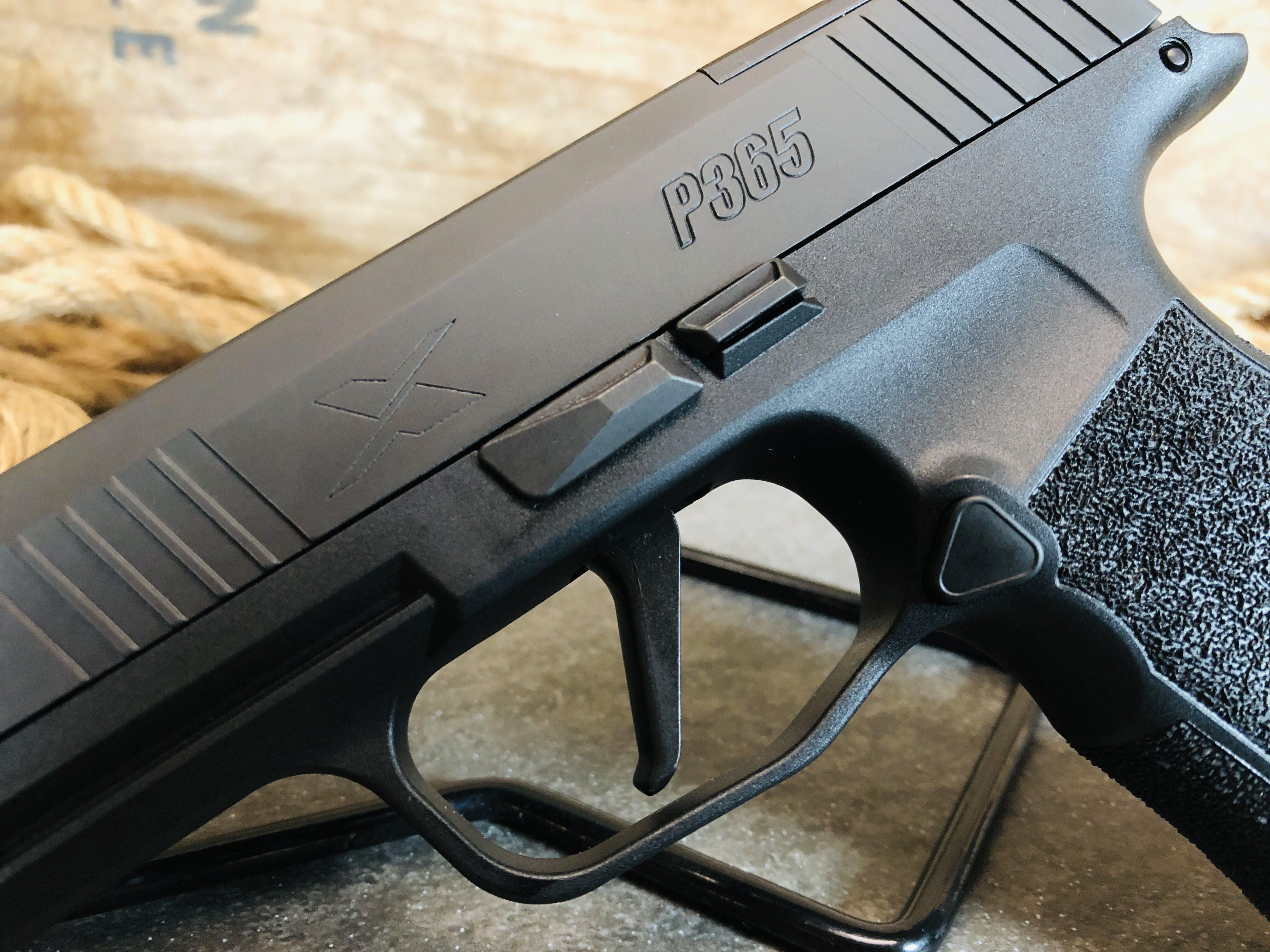 Pre-Owned Sig Sauer P365 3.1" 9mm, in original case - harveysauctions.com