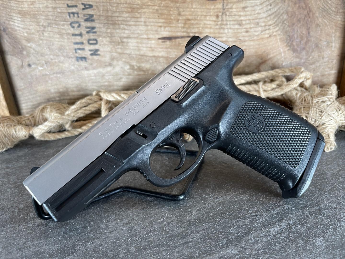 Smith & Wesson Sigma SD9VE 4" 9mm, in original case - Pre-Owned ...