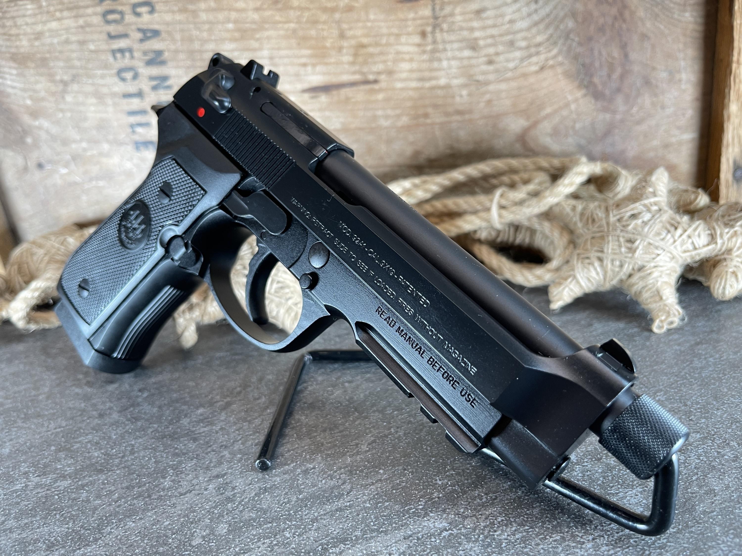Beretta 92A1 5" 9mm, in original case - Pre-Owned - harveysauctions.com