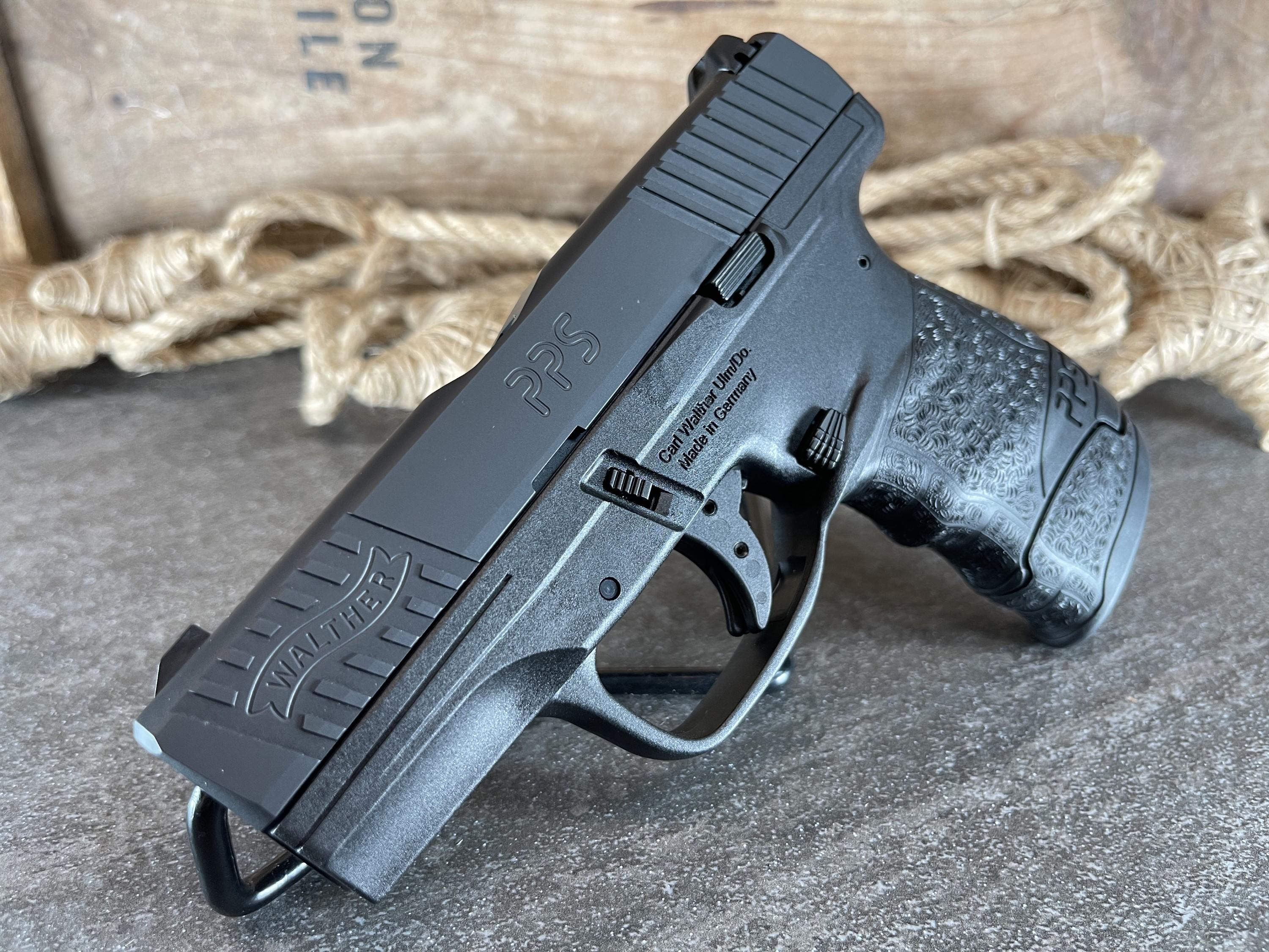 Walther PPS 3” 9mm, in original case - Pre-Owned - harveysauctions.com