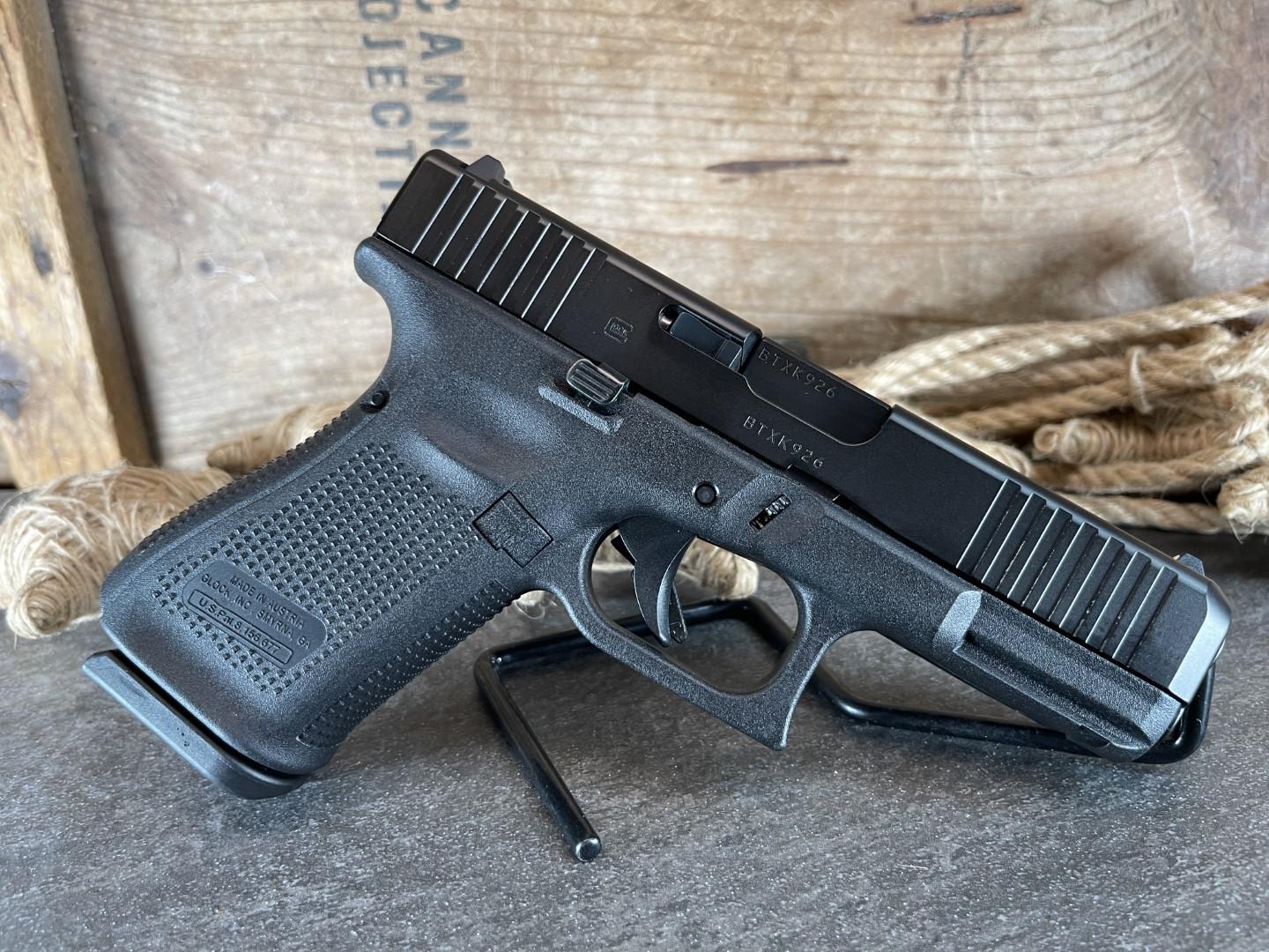 Glock 19 Gen 5 4.02" 9mm w/ Front Serrations, in original case - Pre ...