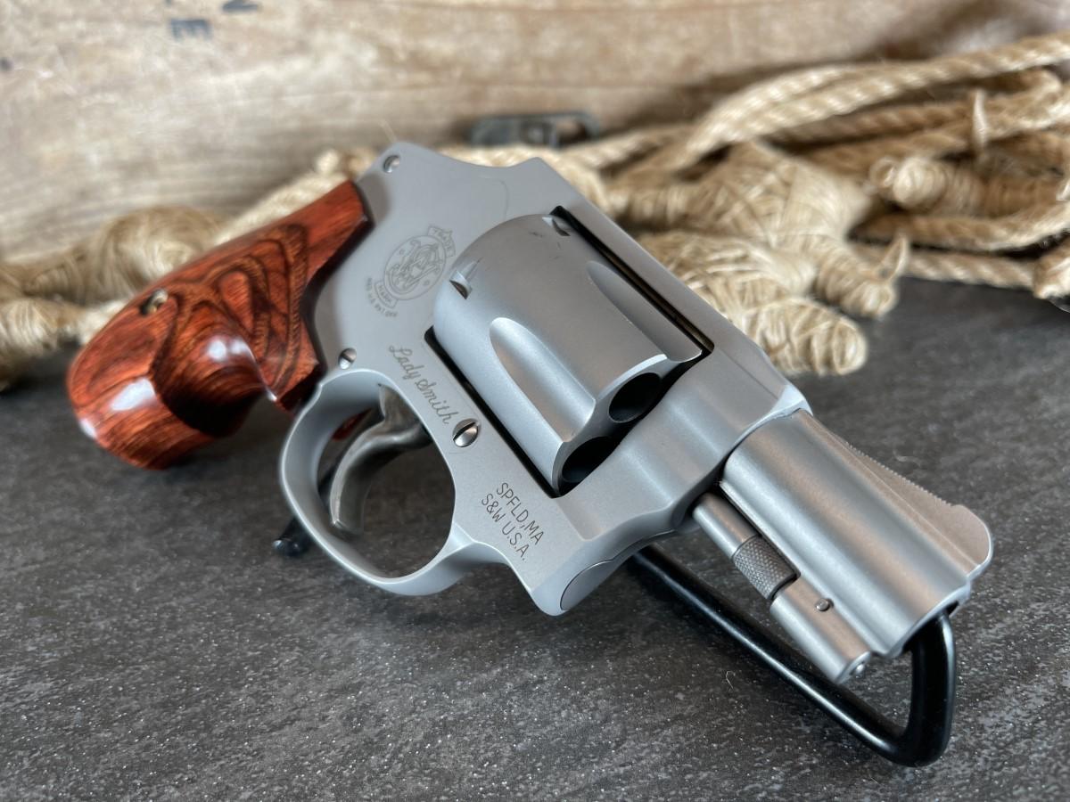Smith & Wesson Model 642 Lady Smith, in original box - Pre-Owned ...