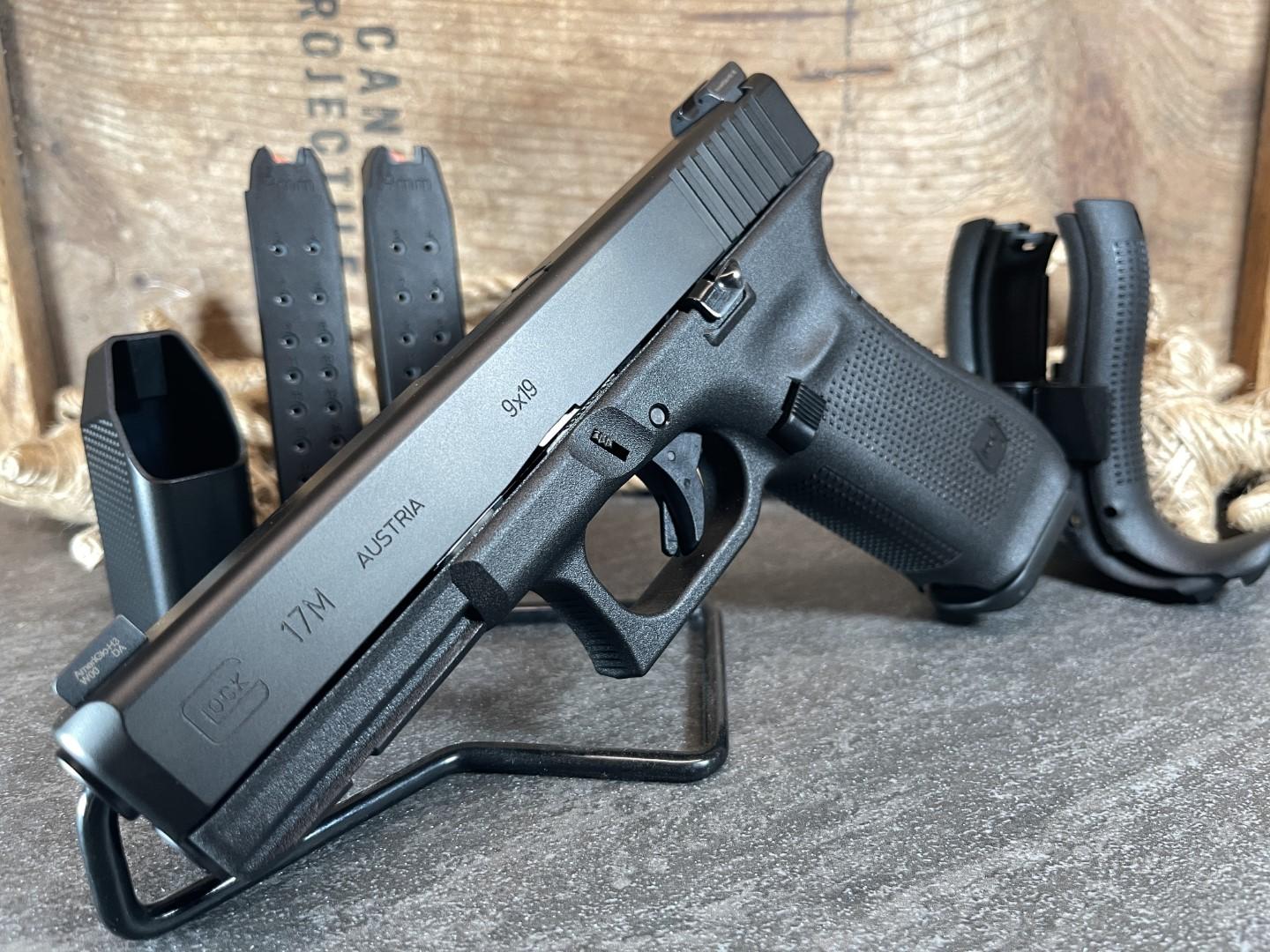 Glock 17M 4" FBI Issue 9mm, in Original Case - Pre-Owned ...