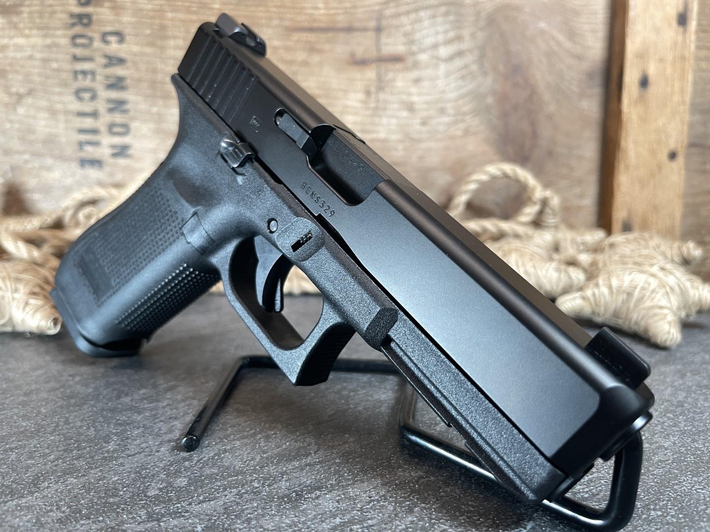 Glock 17M 4" FBI Issue 9mm, in Original Case - Pre-Owned ...