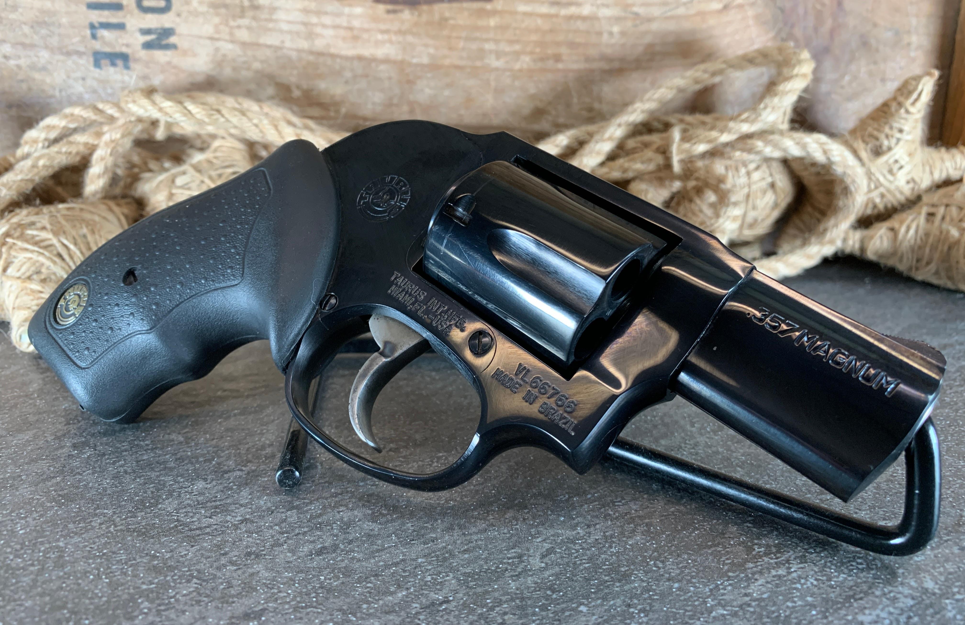 Pre-owned Taurus 651 .357Mag In Soft Case - harveysauctions.com