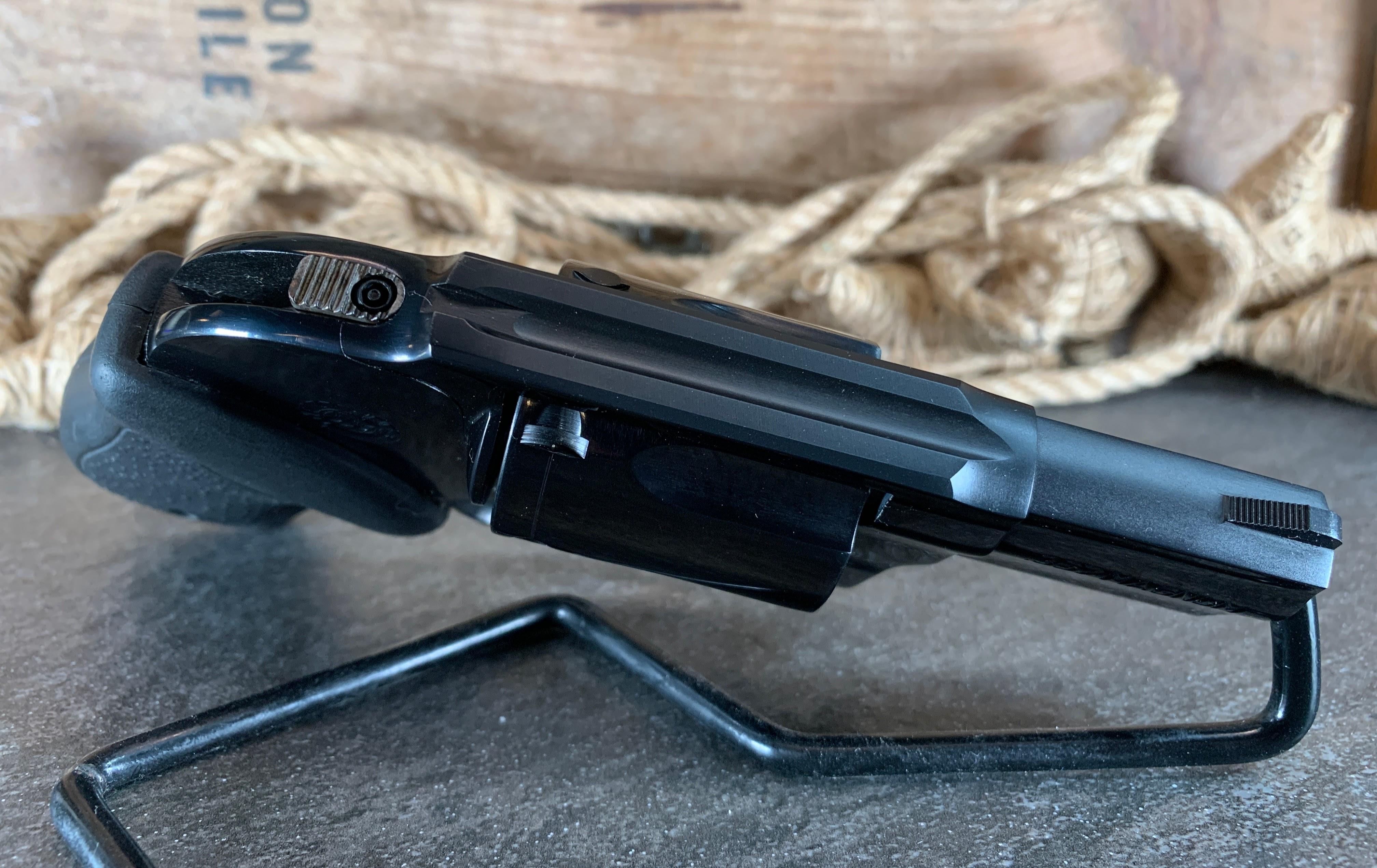 Pre-owned Taurus 651 .357Mag In Soft Case - harveysauctions.com