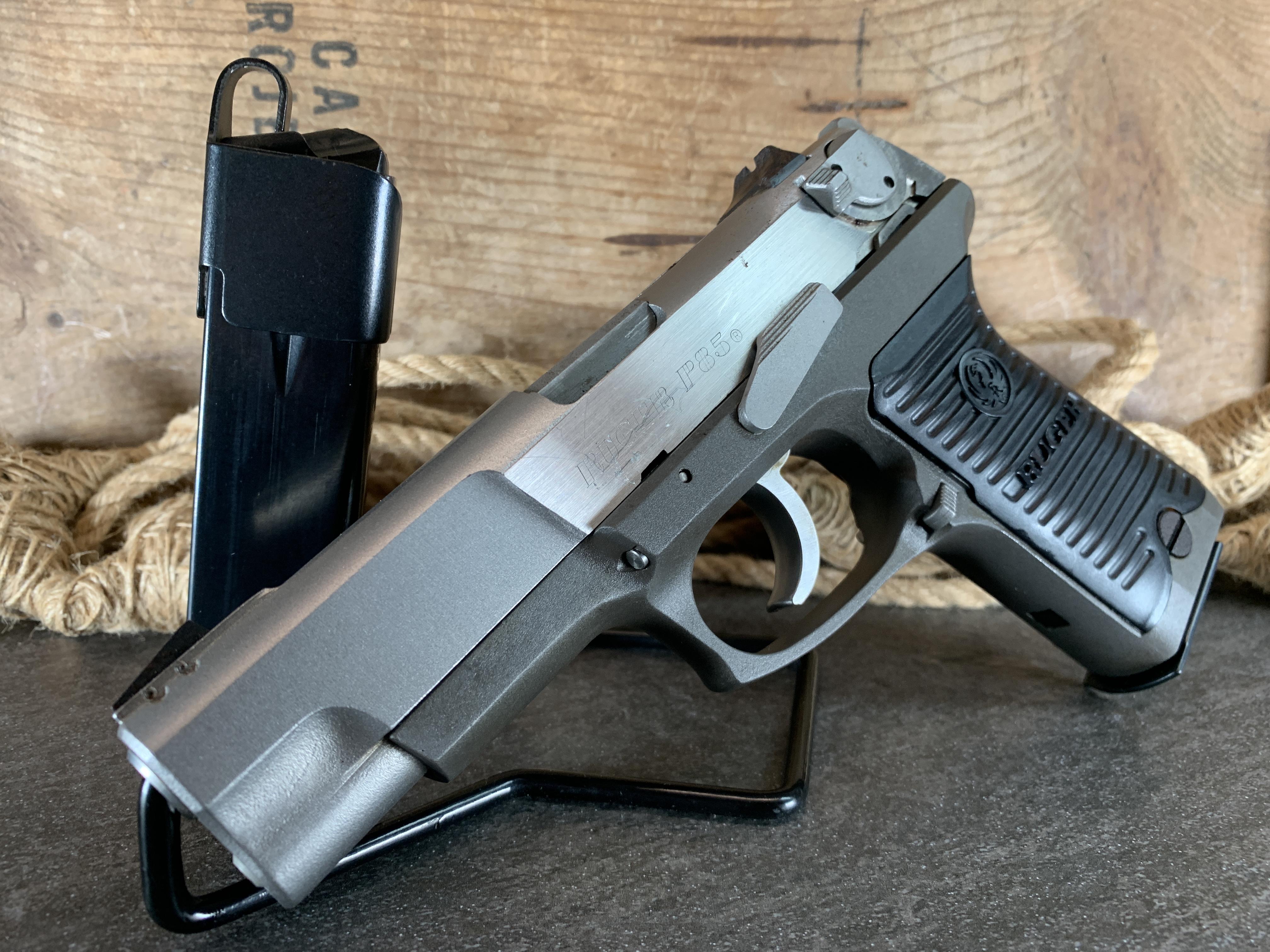 Pre-owned Ruger P85 9mm In Hard Case - harveysauctions.com