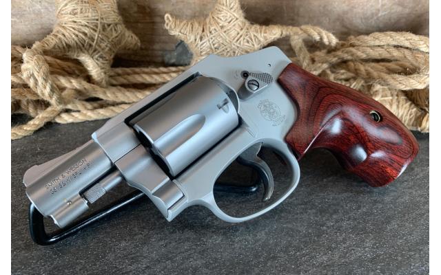 New Smith & Wesson 642LS .38sp+p - harveysauctions.com