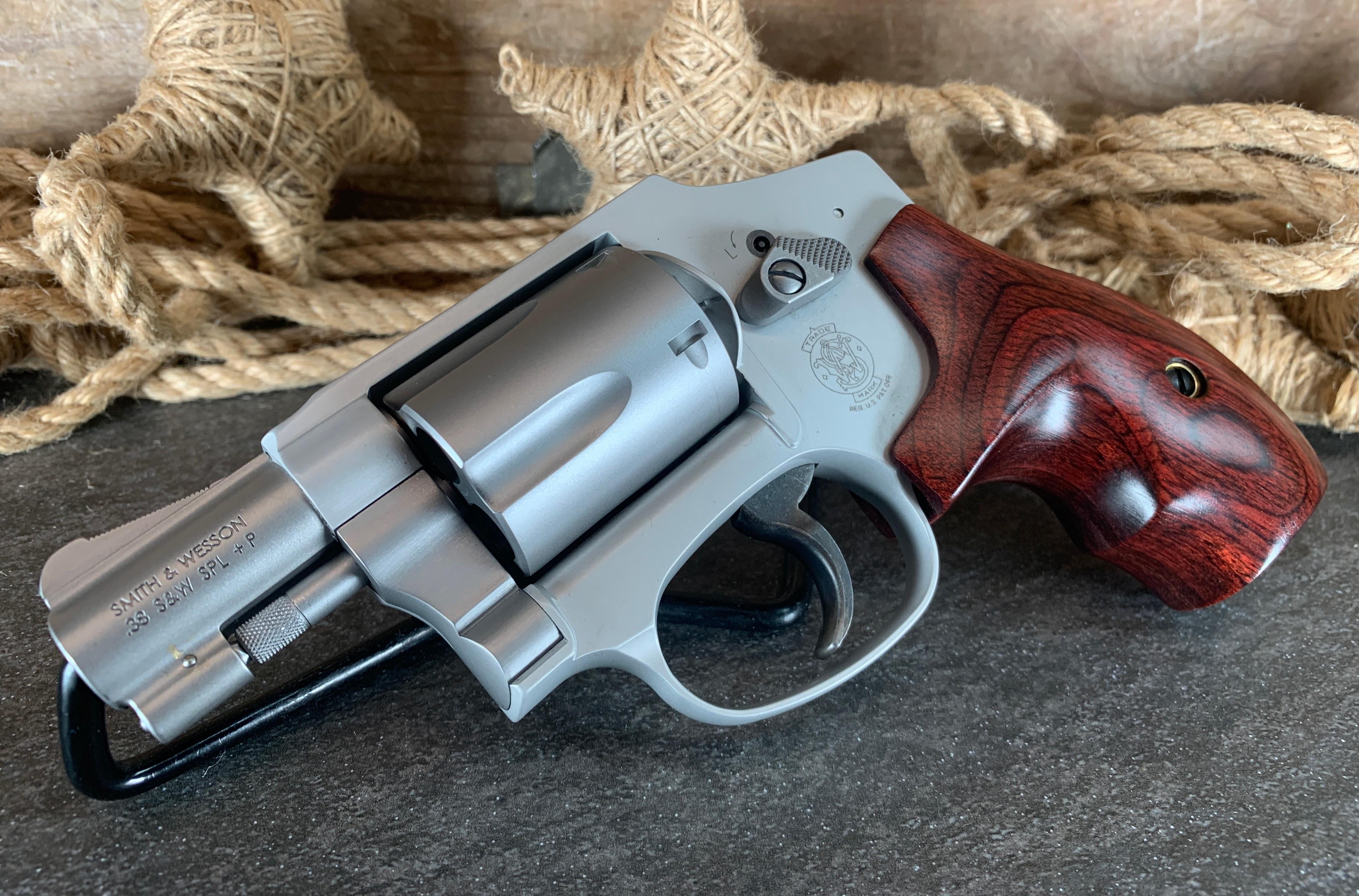 New Smith & Wesson 642LS .38sp+p - harveysauctions.com