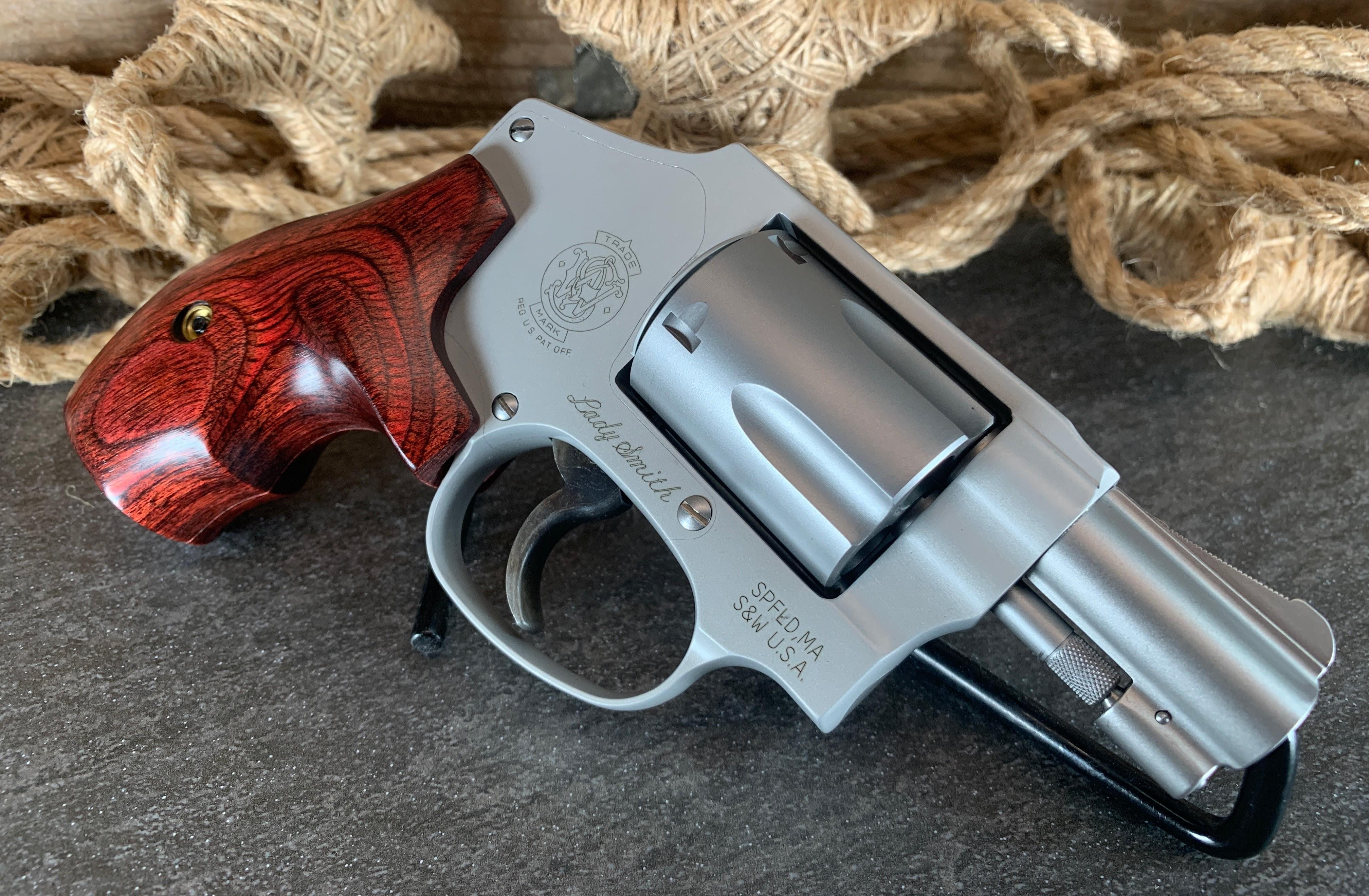 New Smith & Wesson 642LS .38sp+p - harveysauctions.com