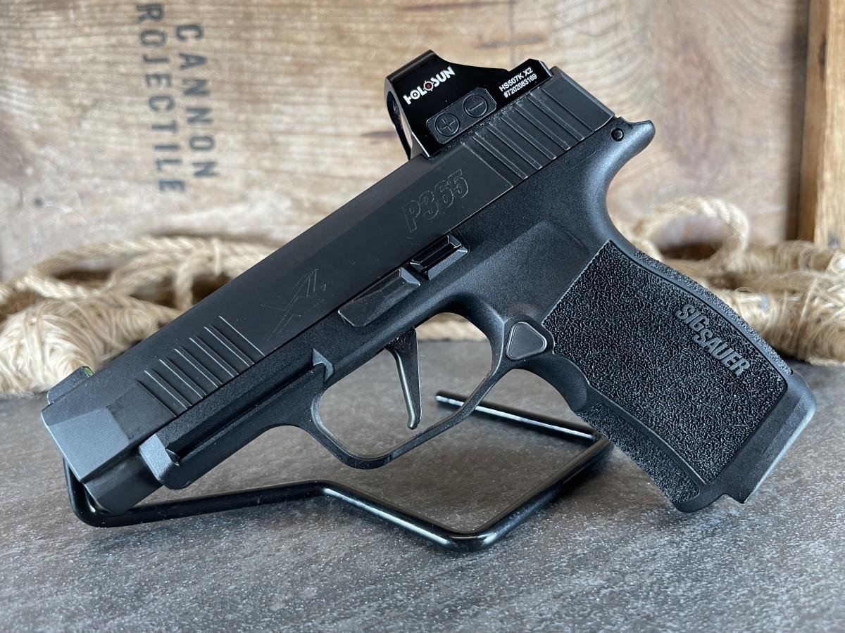Sig Sauer P365 XL 3.7" 9mm w/ Holosun Red Dot, in original case - Pre ...