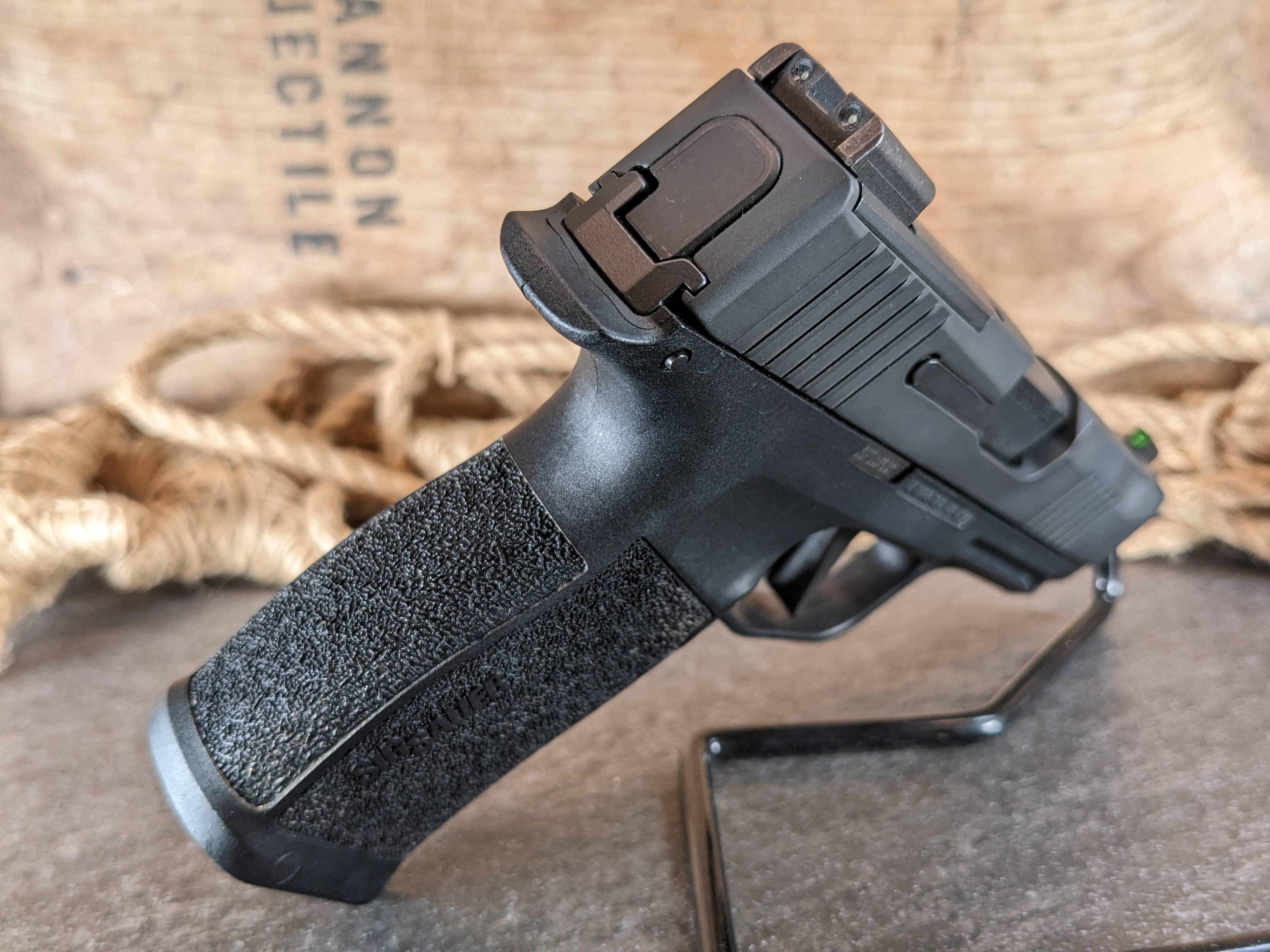 Pre-Owned Sig Sauer P365XL 9mm - harveysauctions.com