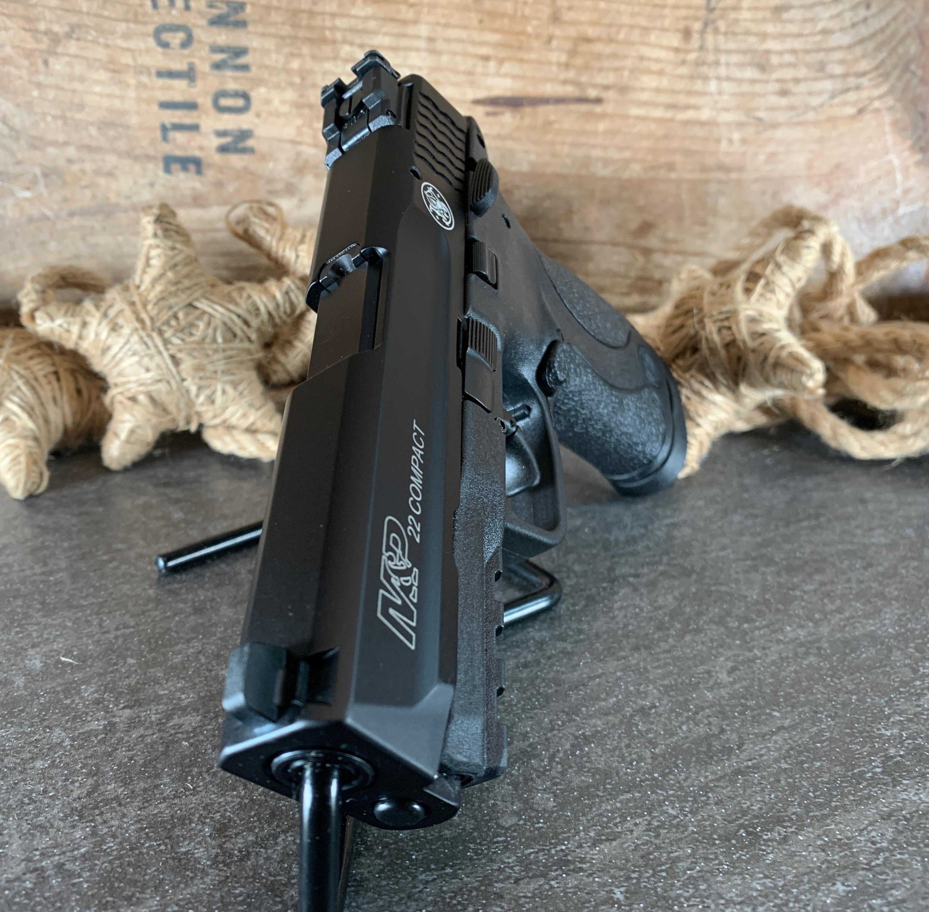 Pre-owned Smith & Wesson M&P22 Compact .22lr In Box - harveysauctions.com