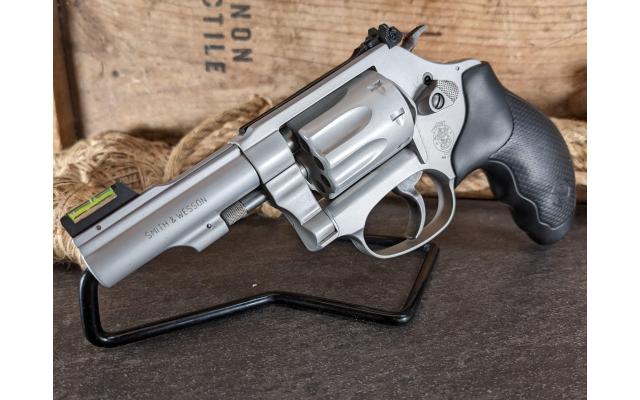 New Smith & Wesson M317 Airlite .22LR - harveysauctions.com