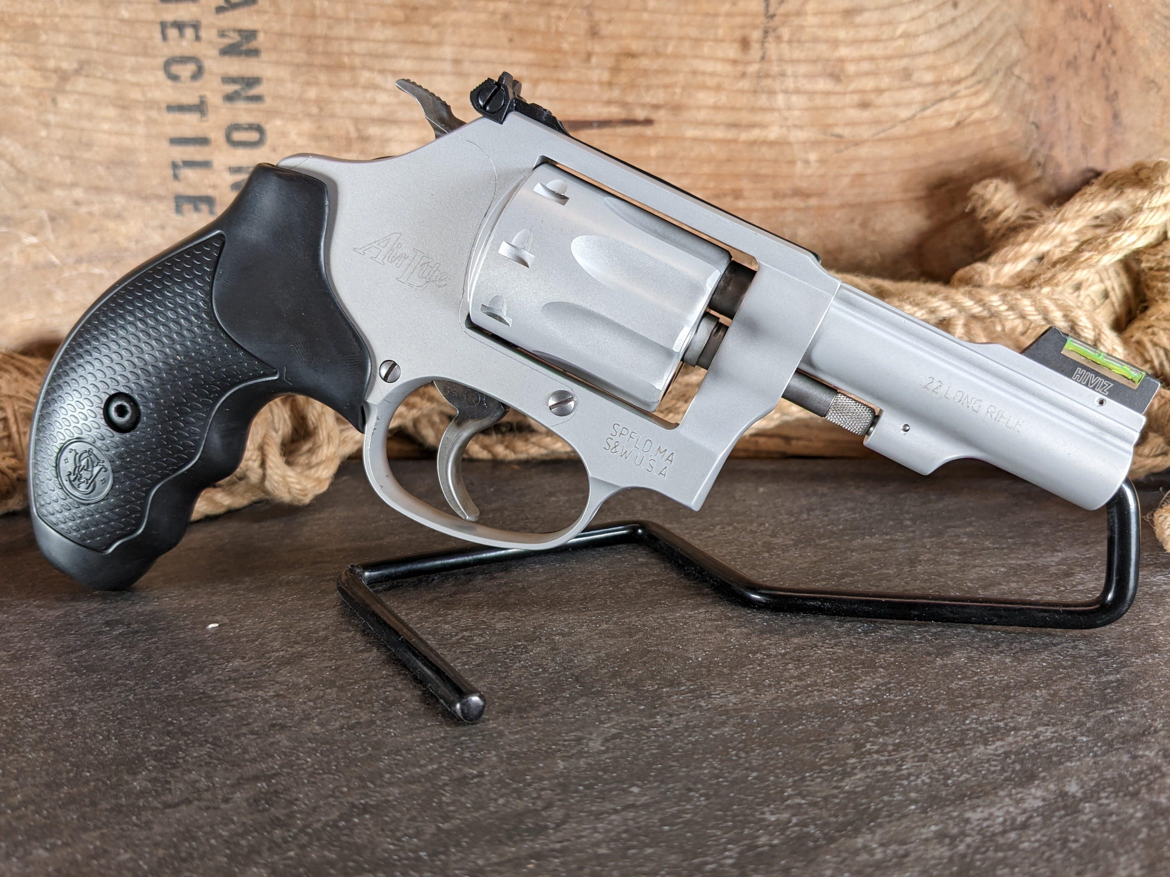 New Smith & Wesson M317 Airlite .22LR - harveysauctions.com