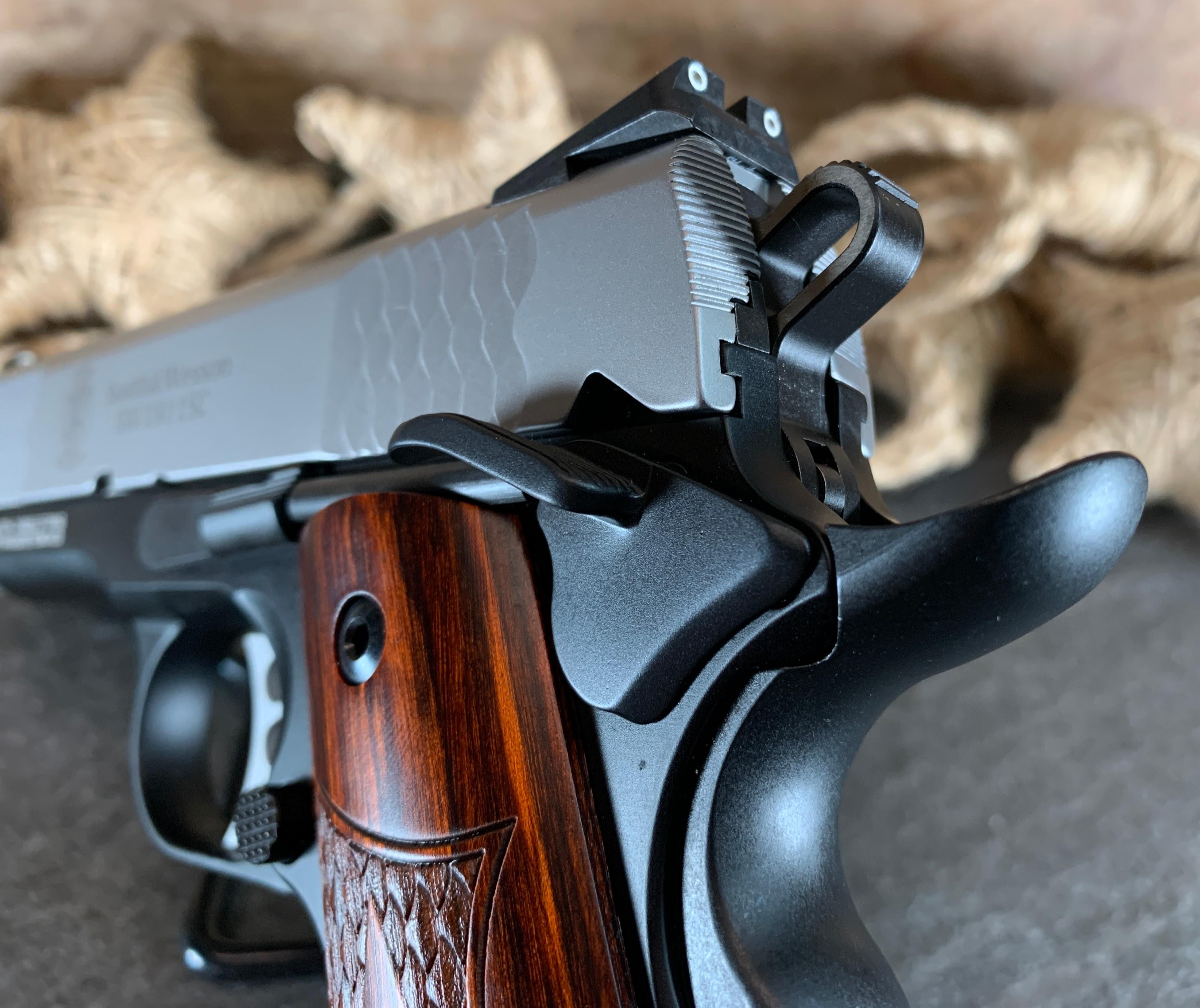 New Smith & Wesson SW1911SC E-Series .45acp - harveysauctions.com