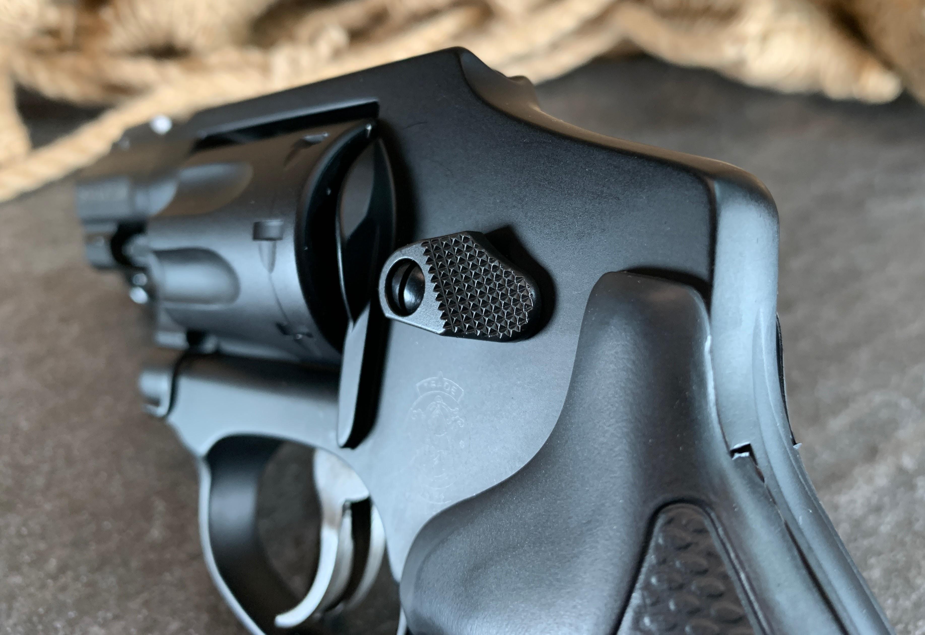 New Smith & Wesson 43C .22lr - harveysauctions.com