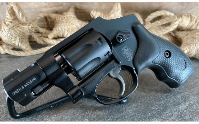 New Smith & Wesson 351C .22Mag - harveysauctions.com