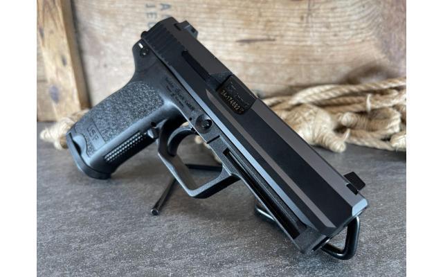H&K USP V1 Variant 4.25" 9mm, in original case - NEW! - harveysauctions.com