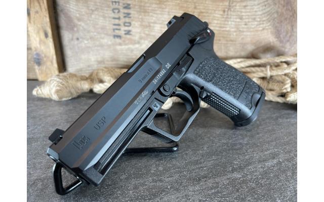 H&K USP V1 Variant 4.25" 9mm, in original case - NEW! - harveysauctions.com