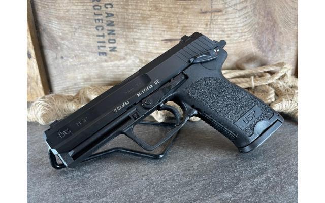 H&K USP V1 Variant 4.25" 9mm, in original case - NEW! - harveysauctions.com