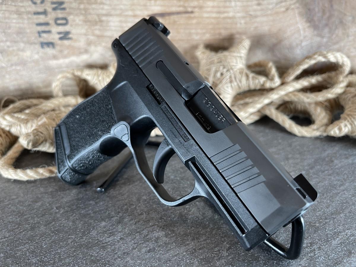 Sig Sauer P365 Micro Compact 3.1" 9mm, in original case - Pre-Owned ...