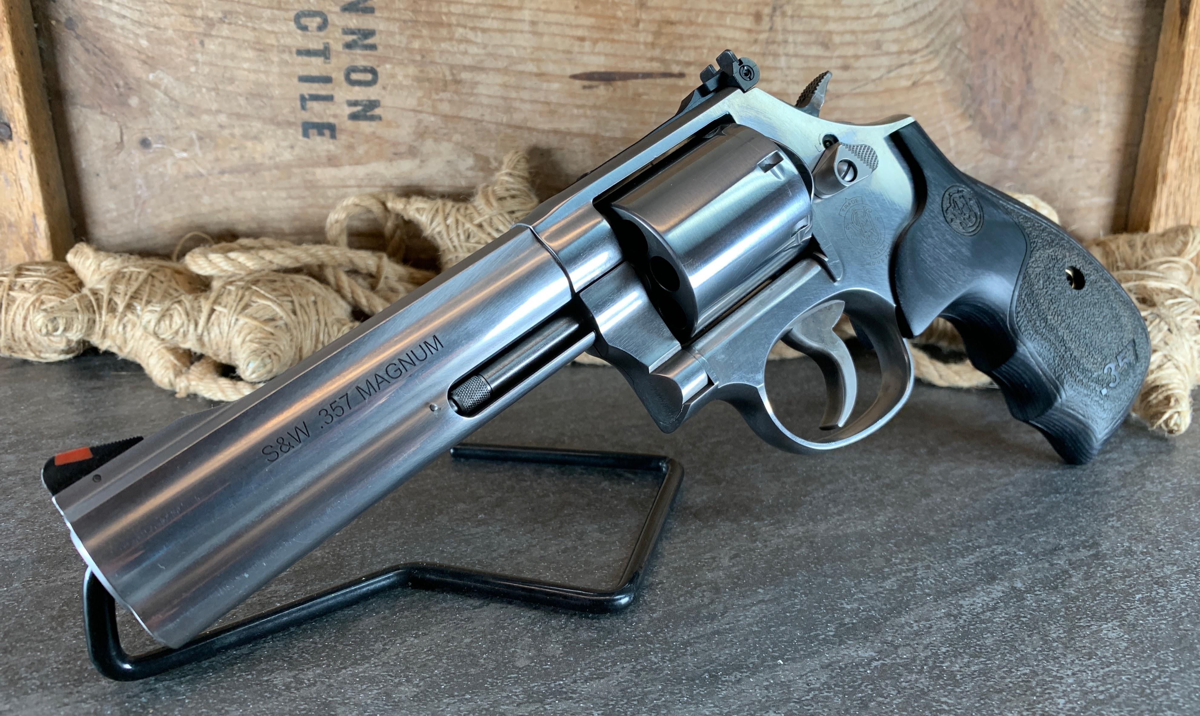 New Smith & Wesson 686 TALO .357Mag - harveysauctions.com