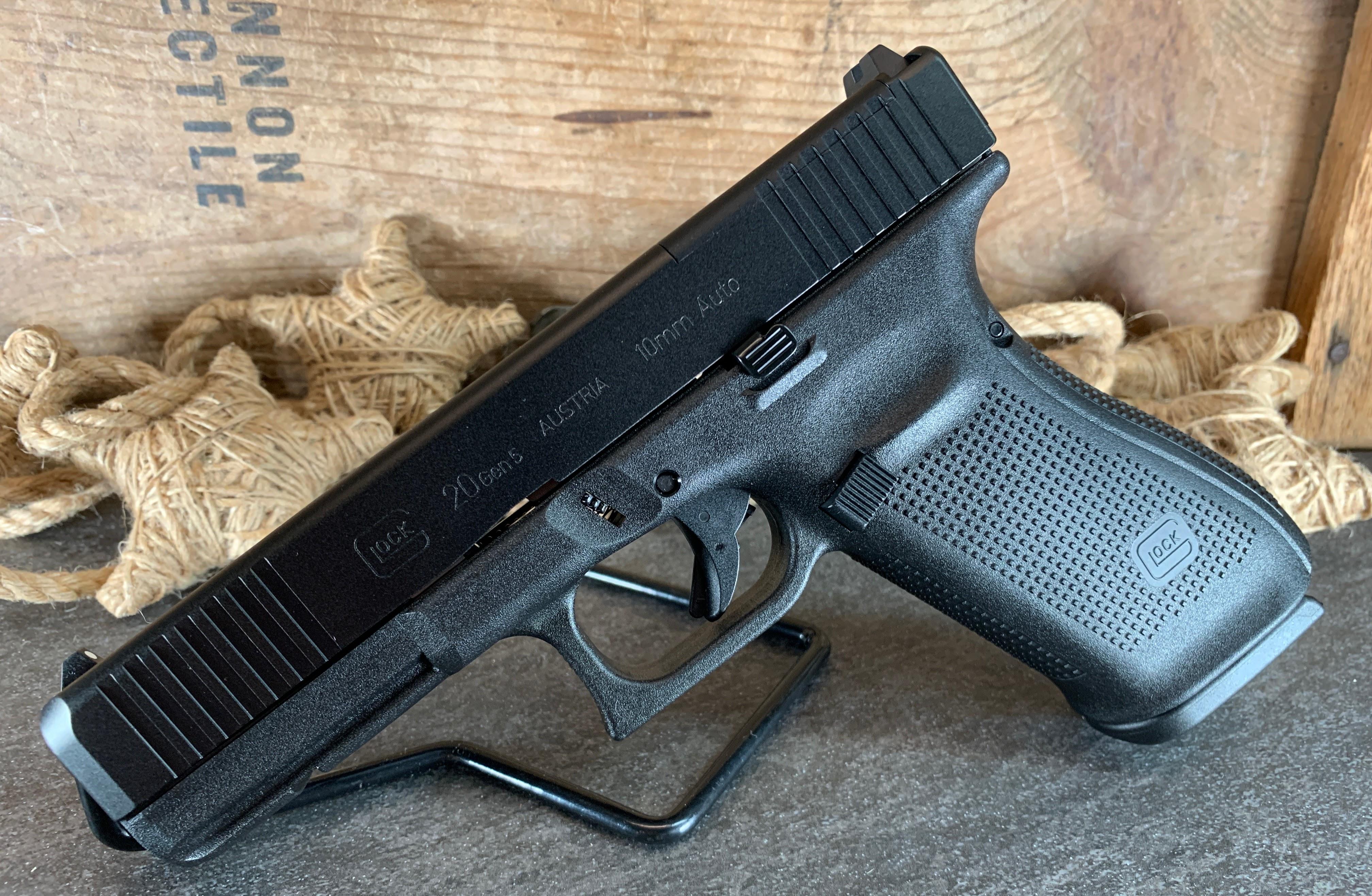 Pre-owned Glock 20 Gen 5 MOS 10mm In Hard Case - harveysauctions.com