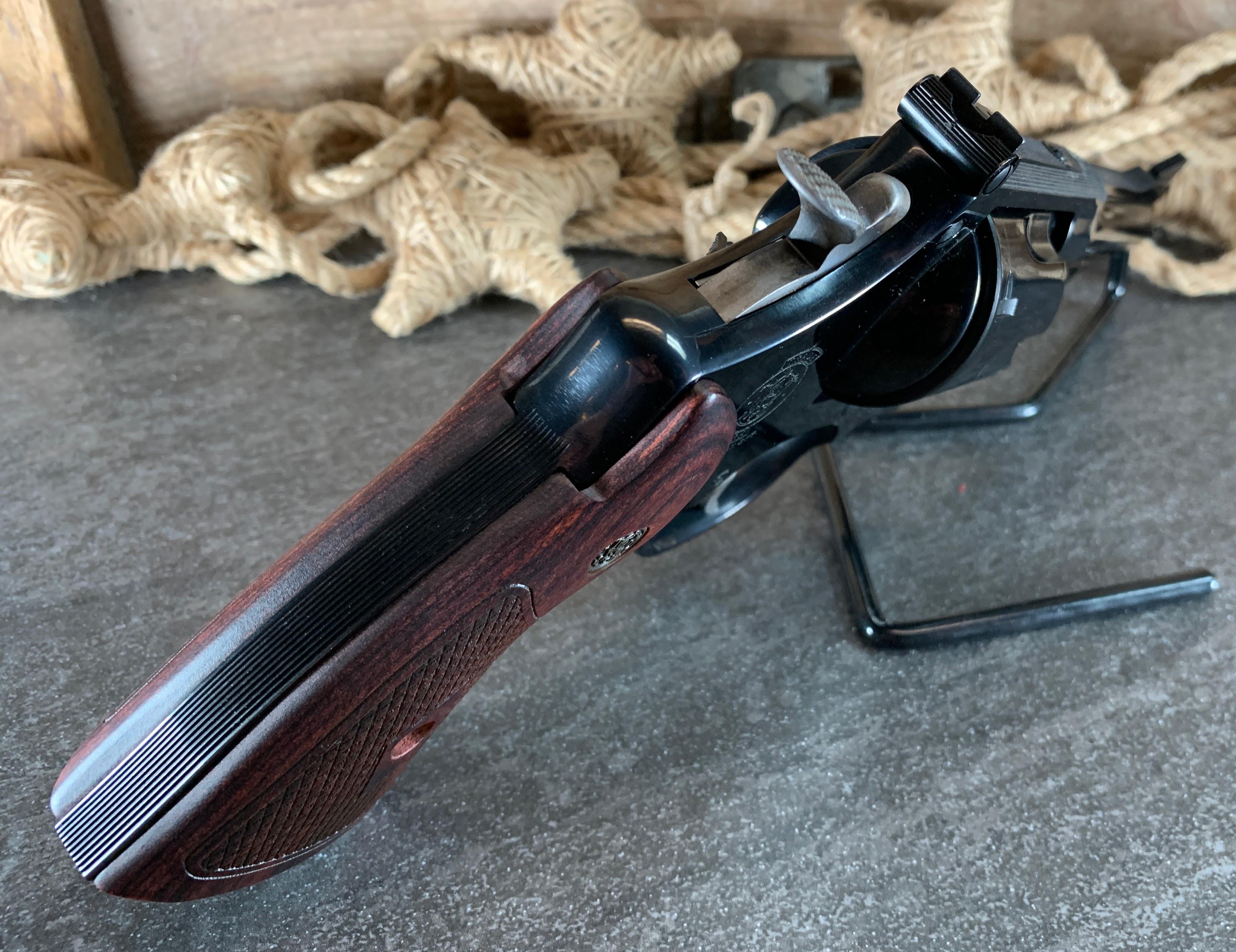 New Smith & Wesson 27-9 Classic .357Mag - harveysauctions.com