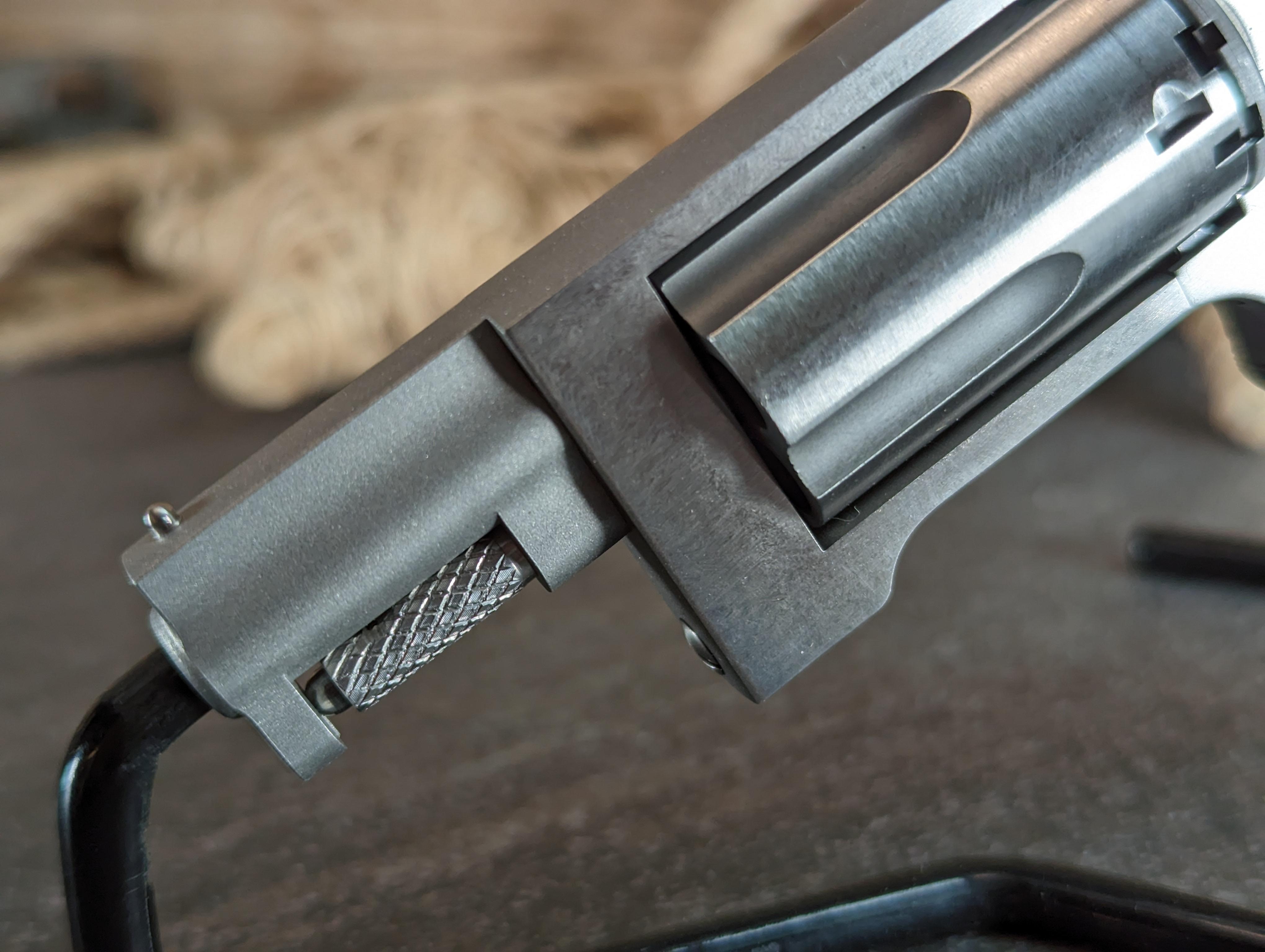 New NAA Sidewinder Mini .22WMR - harveysauctions.com