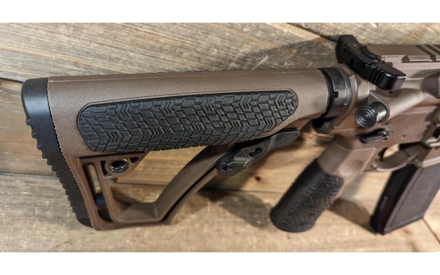 New Daniel Defense DDM4 V7 5.56NATO Brown - harveysauctions.com