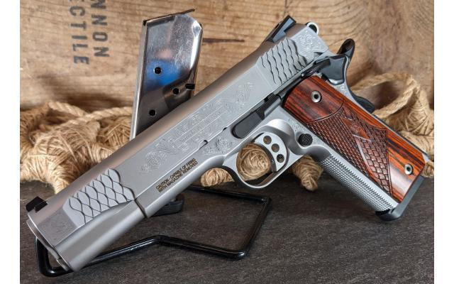 New Smith & Wesson 1911 Engraved E-Series .45ACP - harveysauctions.com
