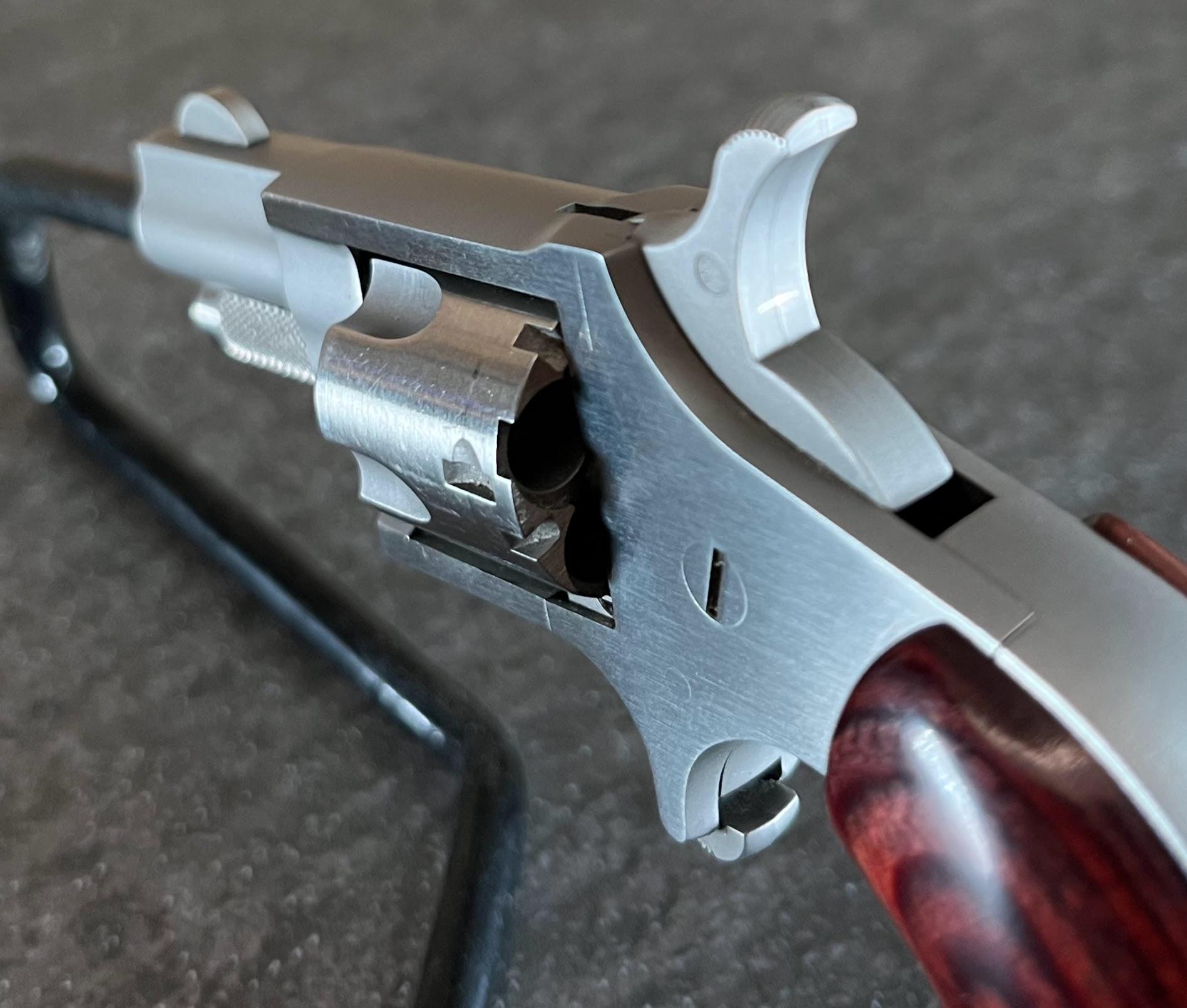 Pre-owned NAA Mini Revolver .22Short In Box - harveysauctions.com