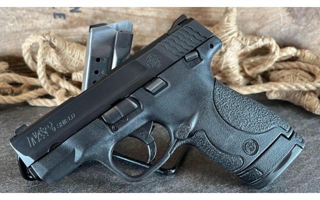 Pre-owned Smith & Wesson M&P9 Shield 9mm Without Box - harveysauctions.com