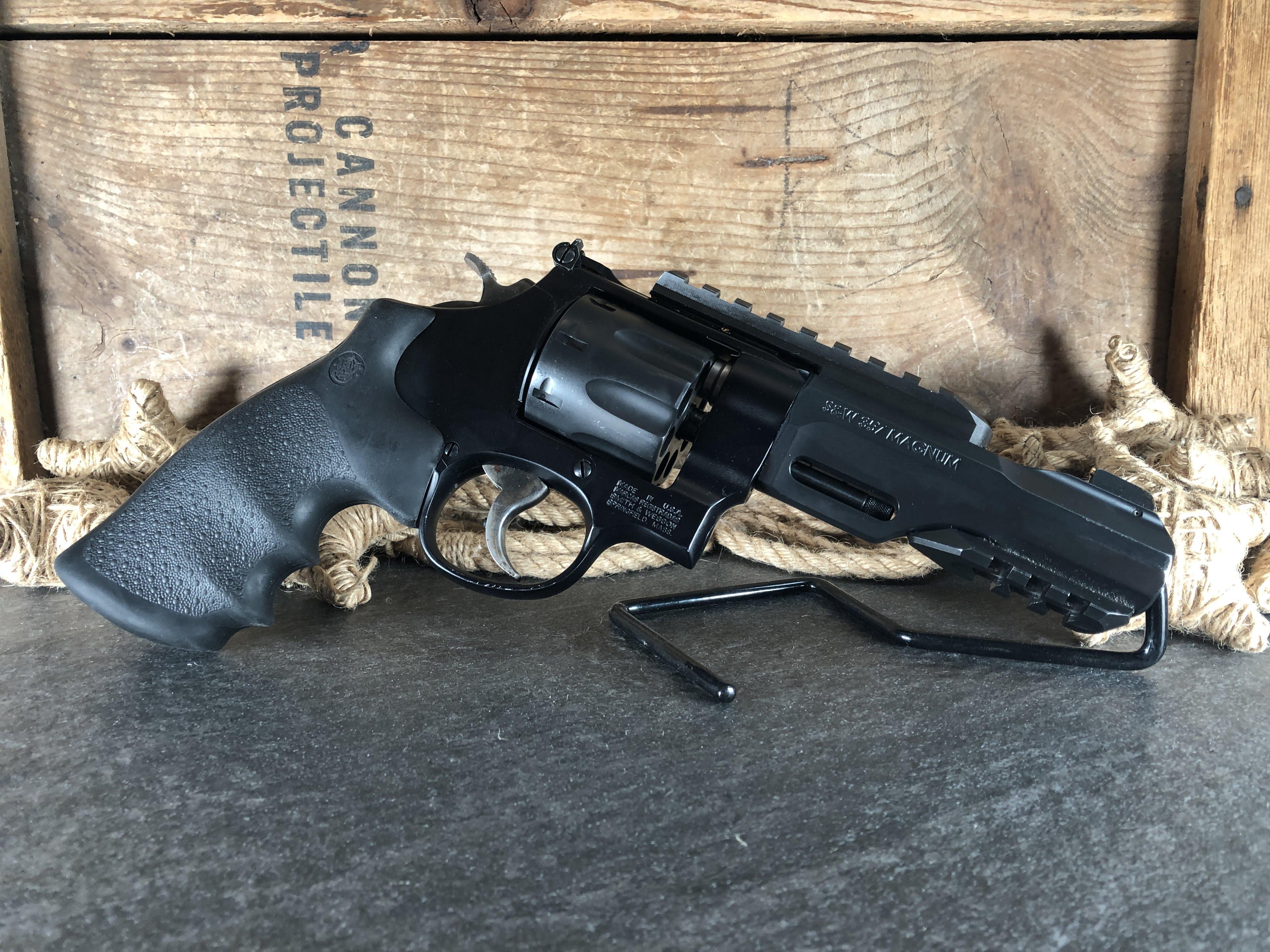 Pre-owned Smith & Wesson 327 R8 Performance Center .357Mag in Hard Case ...