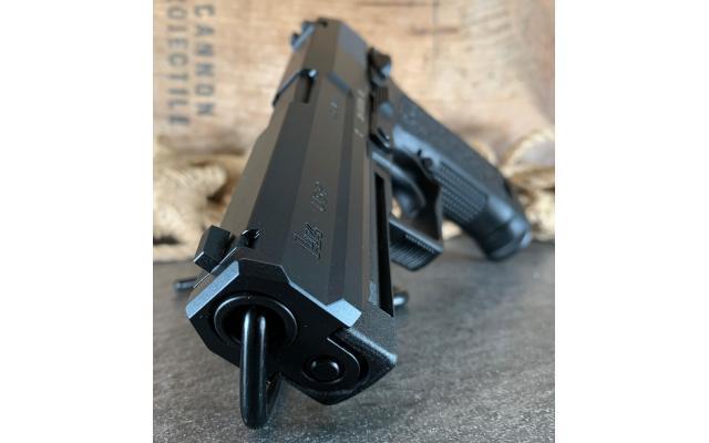 New Heckler & Koch USP45 V1 .45acp - harveysauctions.com
