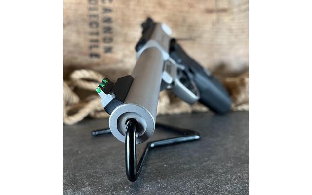 Pre-owned Smith & Wesson SW22 Victory .22lr In Hard Case - harveysauctions.com