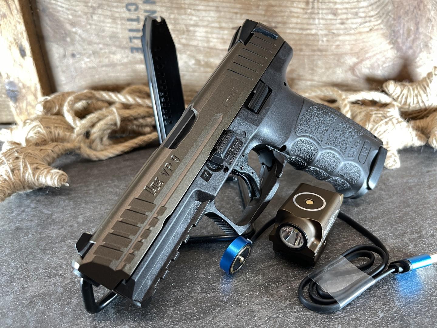H&K VP9 4" 9mm w/ Valkyrie Olight PL-Mini2, in original case - Pre ...