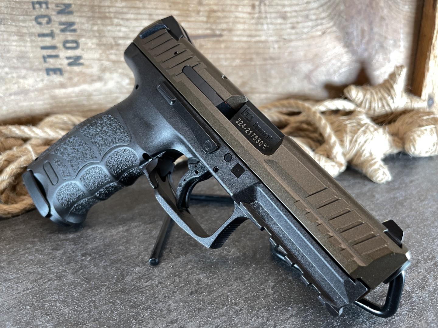 H&K VP9 4" 9mm w/ Valkyrie Olight PL-Mini2, in original case - Pre ...