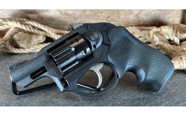 Pre-owned Ruger LCR .327Fed In Box - harveysauctions.com