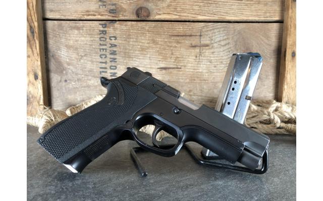 Pre-owned Smith & Wesson Model 411 .40S&W in Hard Case ...