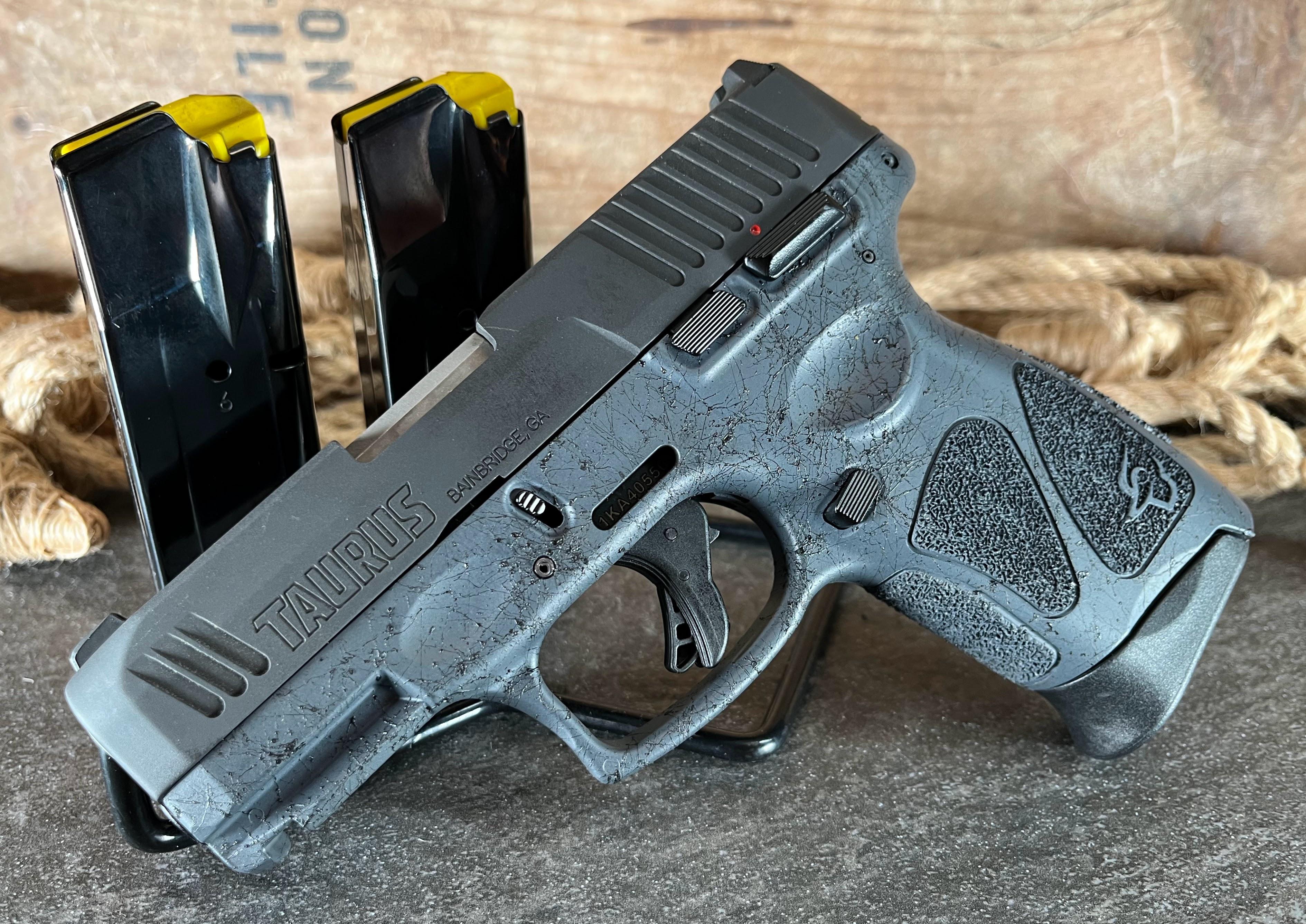 Pre-owned Taurus G3C 9mm In Hard Case - harveysauctions.com