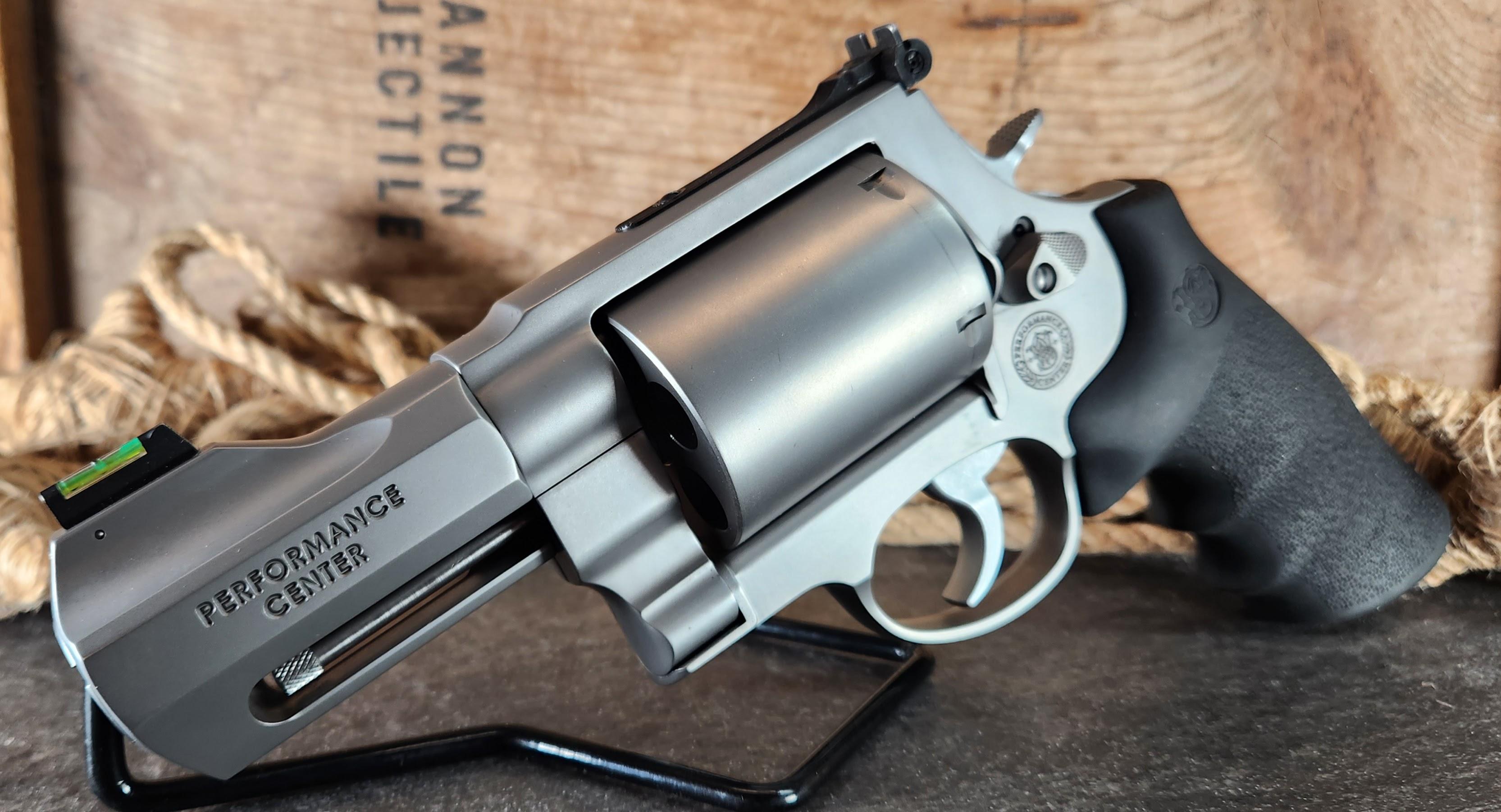 New Performance Center Model 500 S&W Magnum - harveysauctions.com