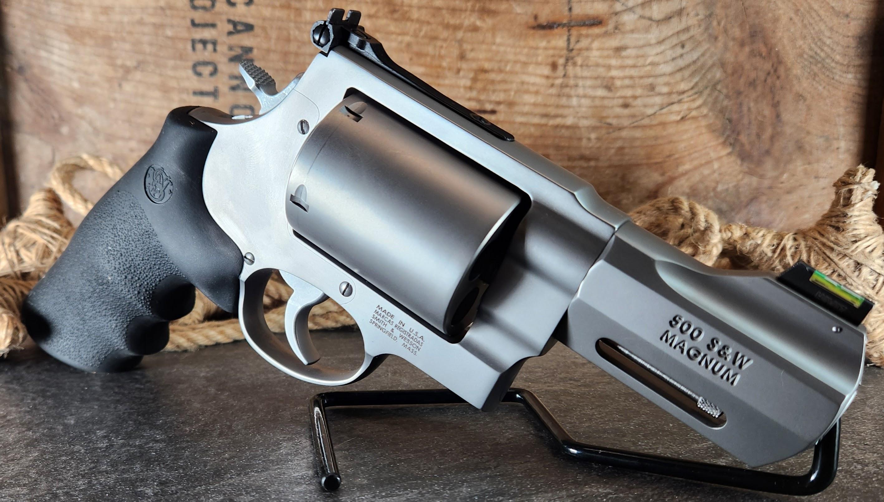 New Performance Center Model 500 S&W Magnum - harveysauctions.com