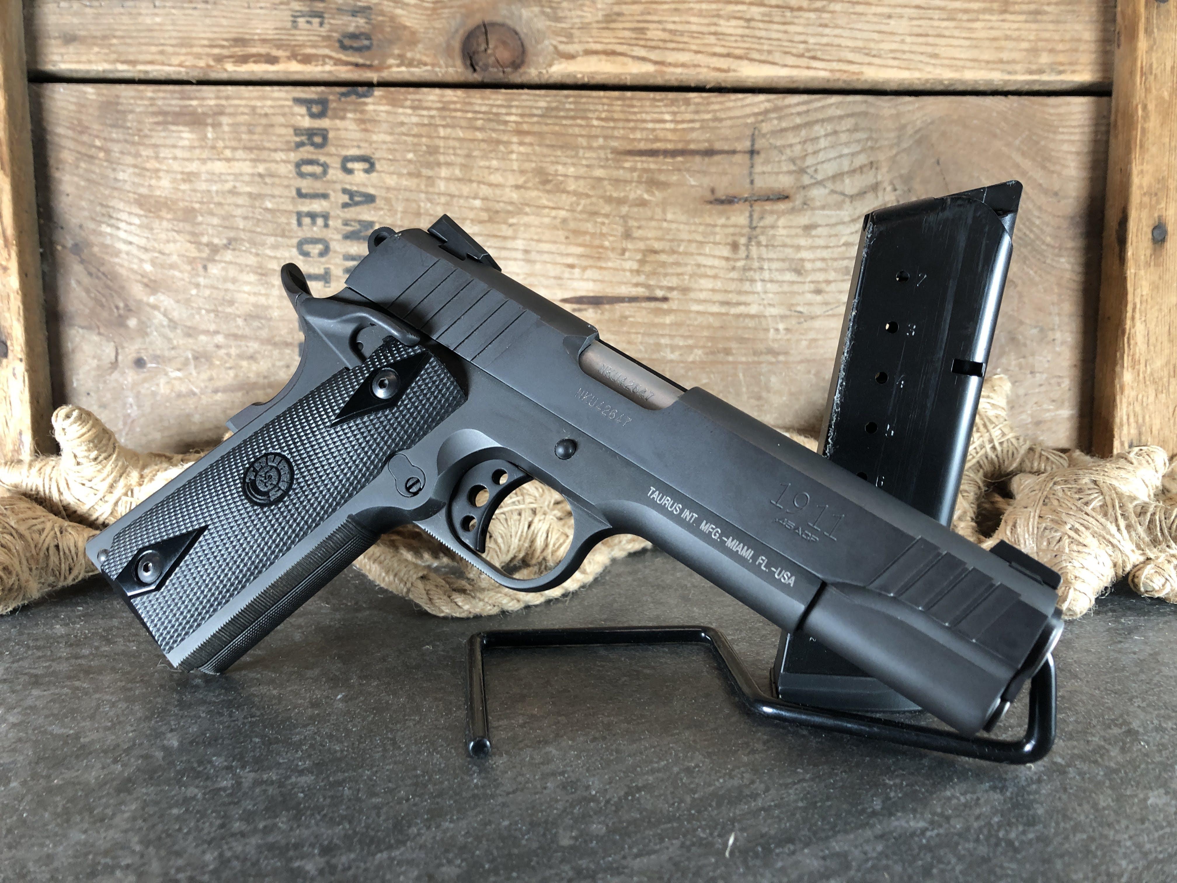 Pre-owned Taurus 1911.45acp in Hard Case - harveysauctions.com