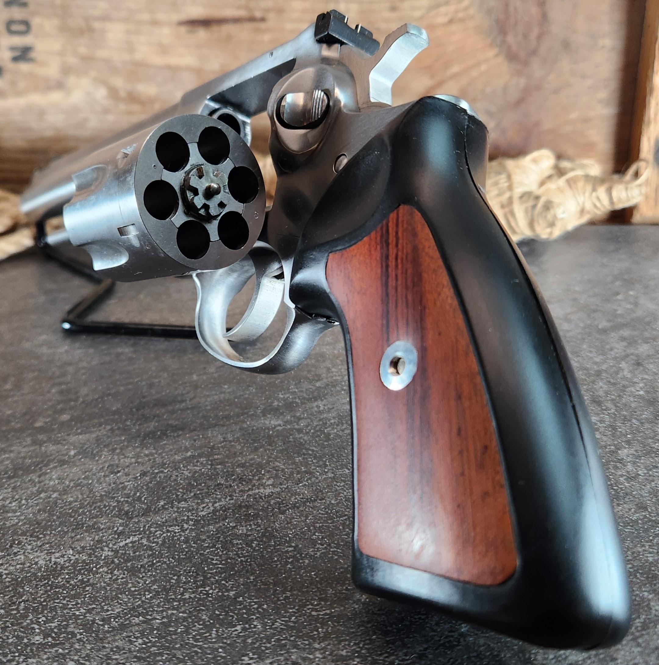 Pre-owned GP100 357 Mag In Original Box - harveysauctions.com