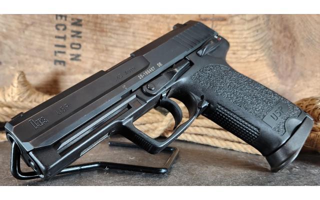 Pre-owned Heckler & Koch Usp .45 acp in Original Hard Case ...