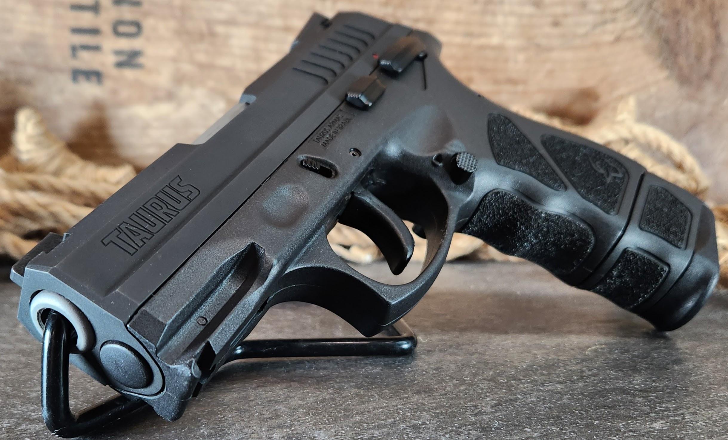 Pre-owned Taurus TH9C 9mm In Original Hard Case - harveysauctions.com