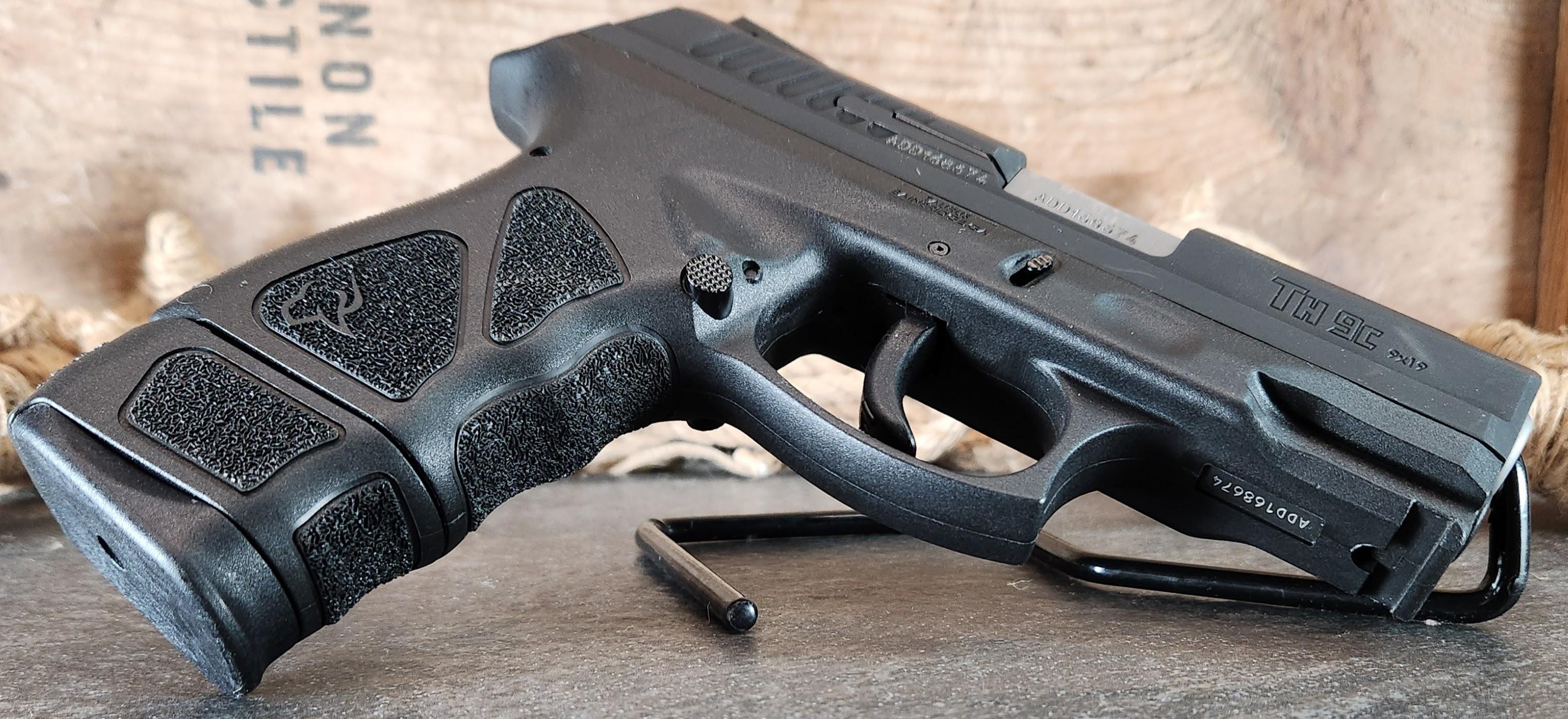 Pre-owned Taurus TH9C 9mm In Original Hard Case - harveysauctions.com