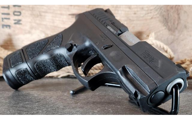 Pre-owned Taurus TH9C 9mm In Original Hard Case - harveysauctions.com